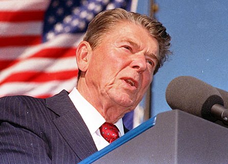 Is That Vladimir Putin in a 1988 Photo with Ronald Reagan?