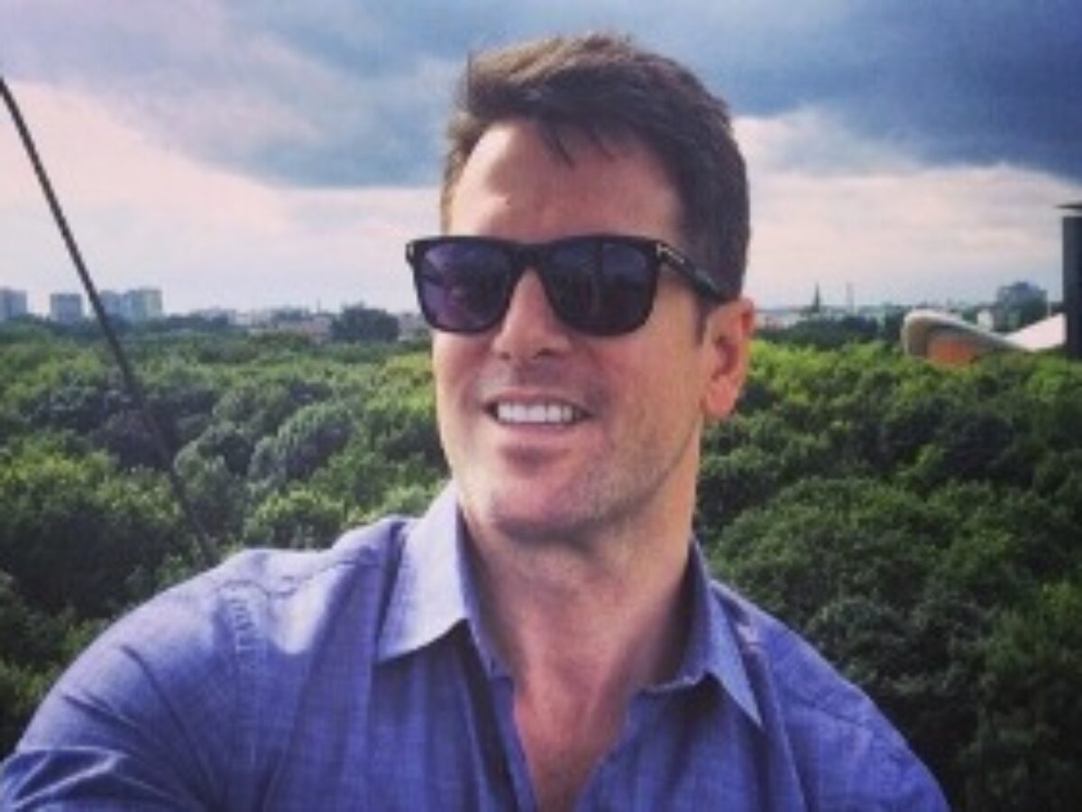 Thomas Roberts Shirtless