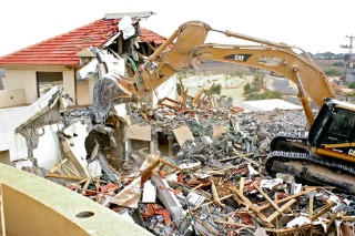 Thousands of Homes Now Being Razed on Gaza Strip Border, So Where’s ...