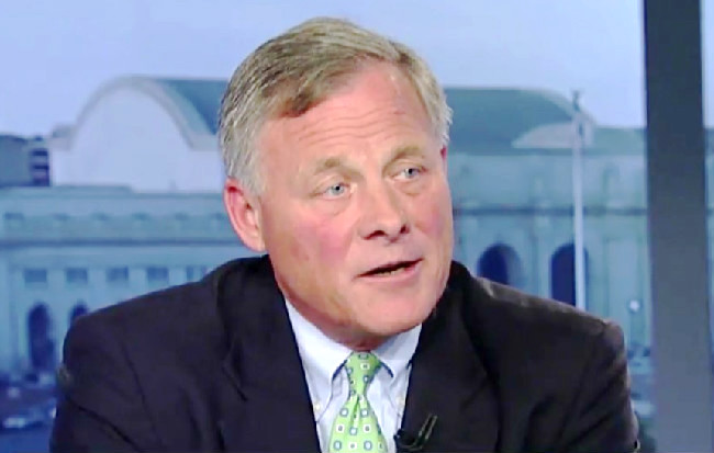 Richard Burr Jokes About Being 'Shocked' a Photo Of Hillary Didn't Have ...