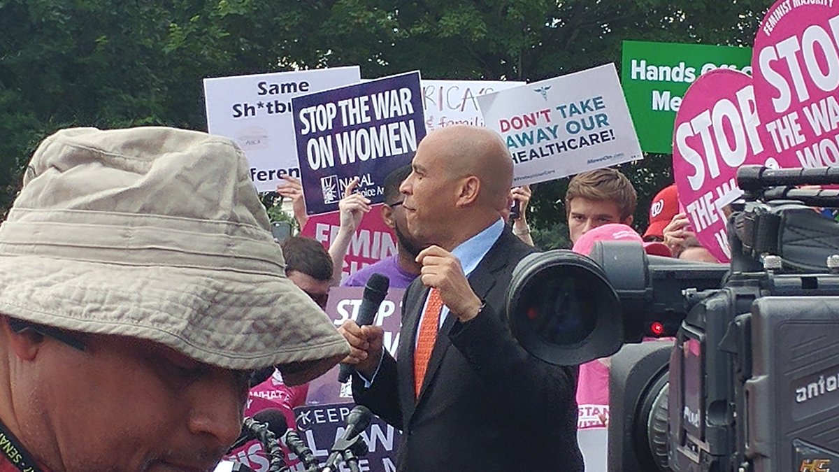 Cory Booker: Planned Parenthood Supporters Brave Like the Men Who ...
