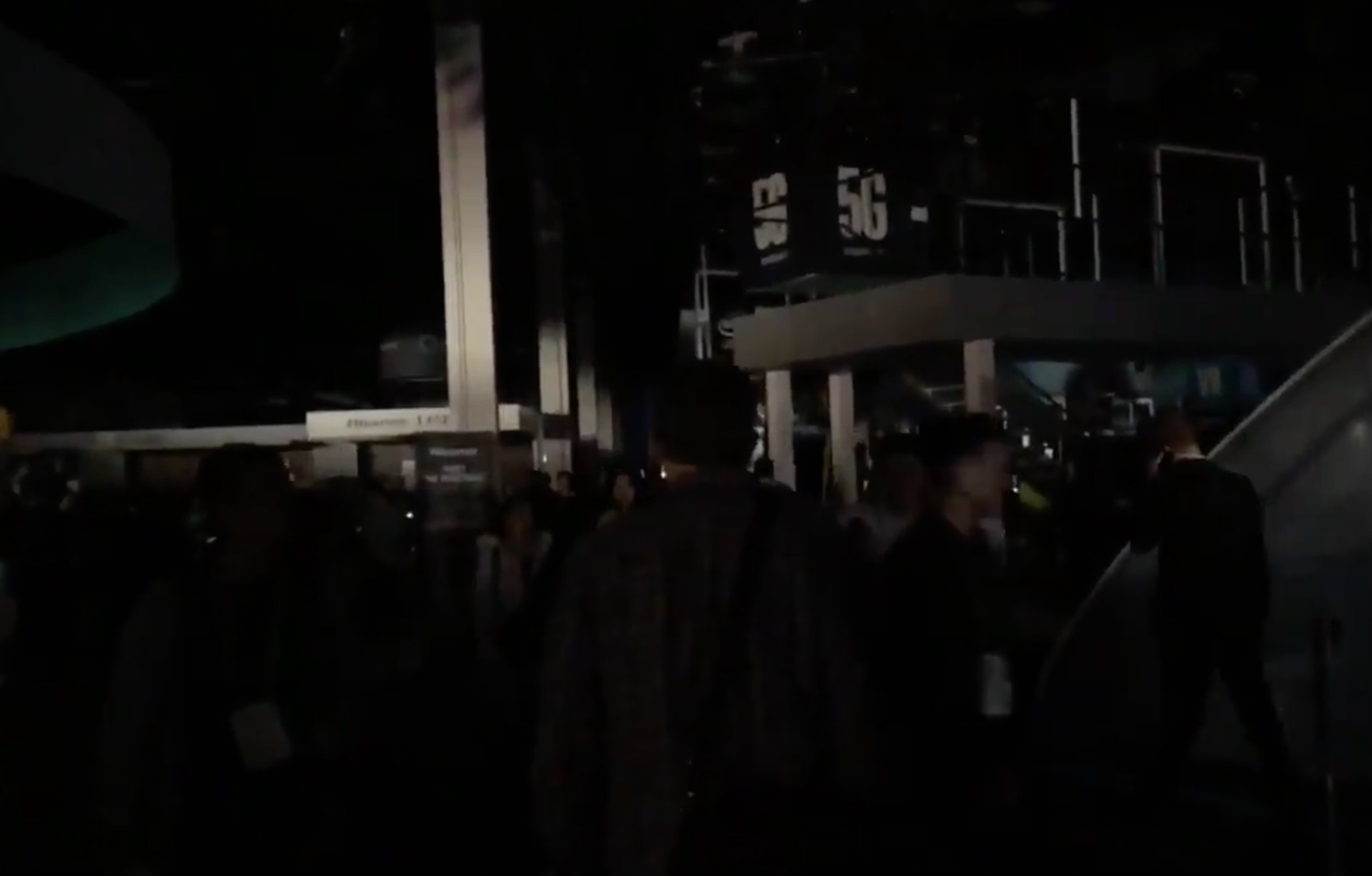 BLACKOUT: Twitter Flips Out Over Power Outage at CES