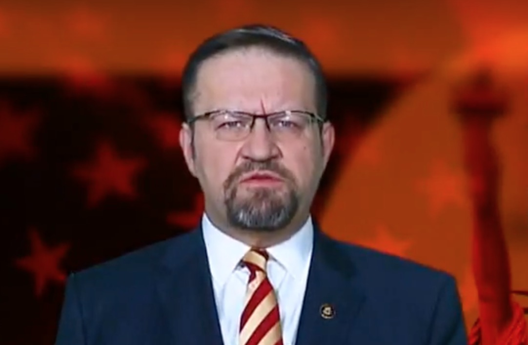 Sinclair is Making Local News Outlets Run Pro-Trump Segments on ‘Deep ...