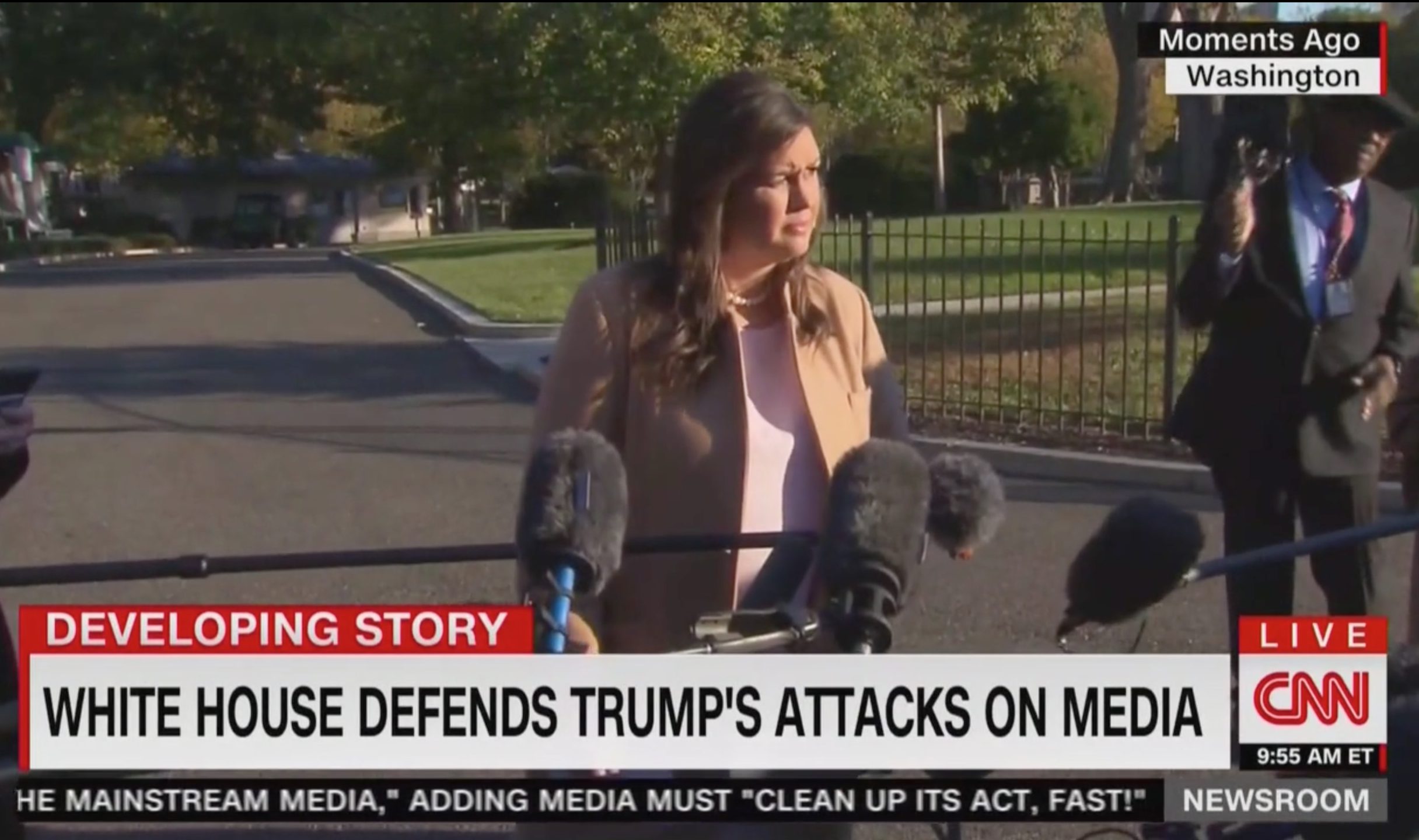 Sarah Sanders Rants After CNN Reporter Asks About Trump Calling Dems ...