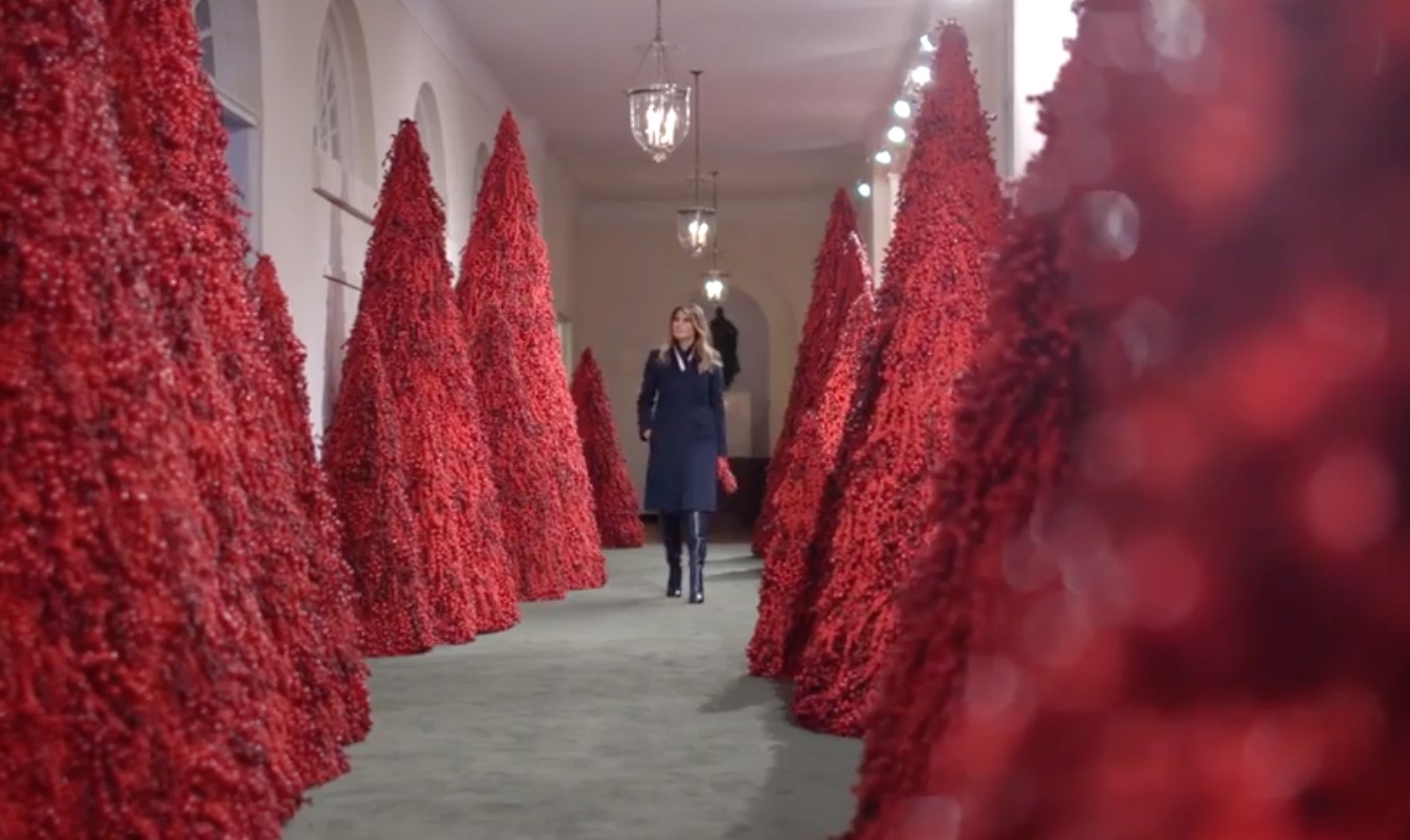 Twitter is Kind of Freaked Out By Melania Trump’s ‘Red Tree’ Christmas ...