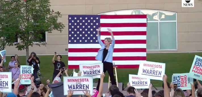 WATCH: Elizabeth Warren Goes Full Elaine at Rally With Dance