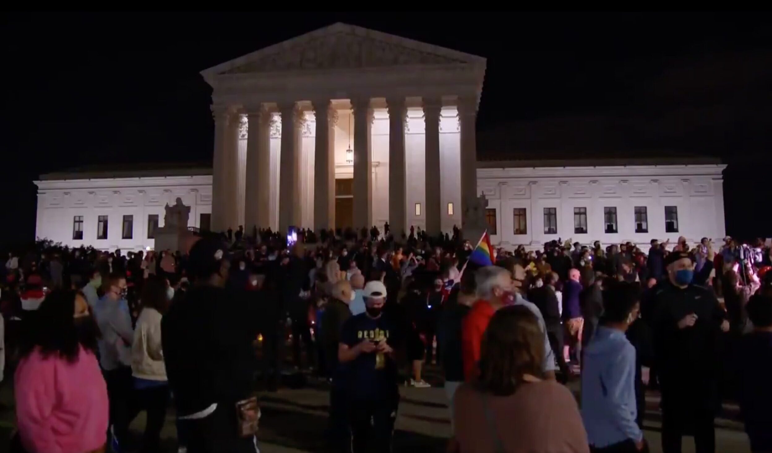 Mourners Gather at Supreme Court to Honor Ruth Bader Ginsburg