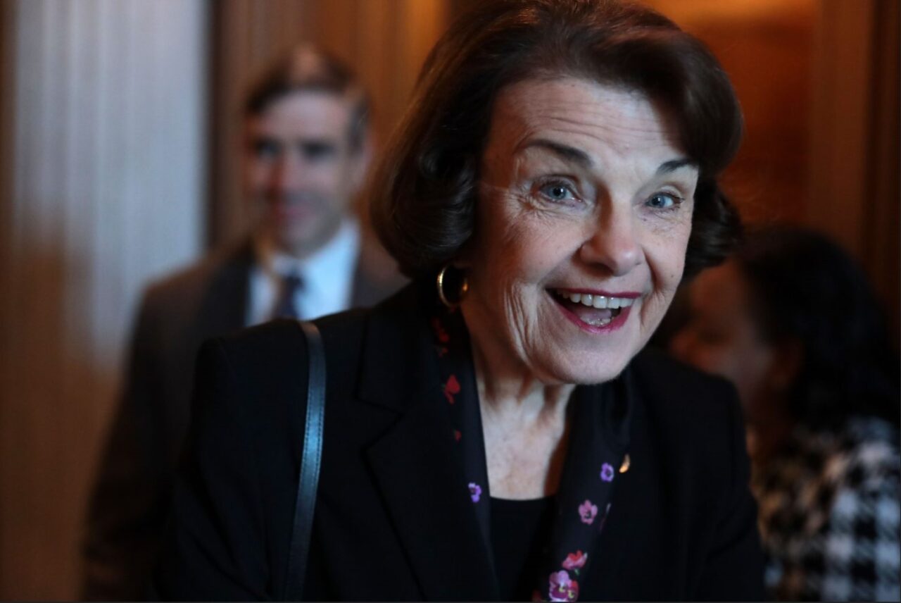 Feinstein Says Stephen Breyer's Retirement Would be a 'Great Loss'