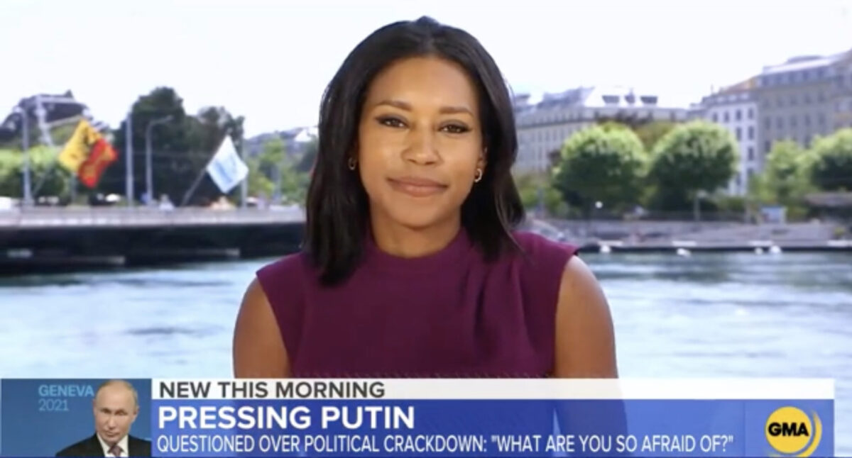 Rachel Scott 'Swarmed' by Press After Vladamir Putin Presser