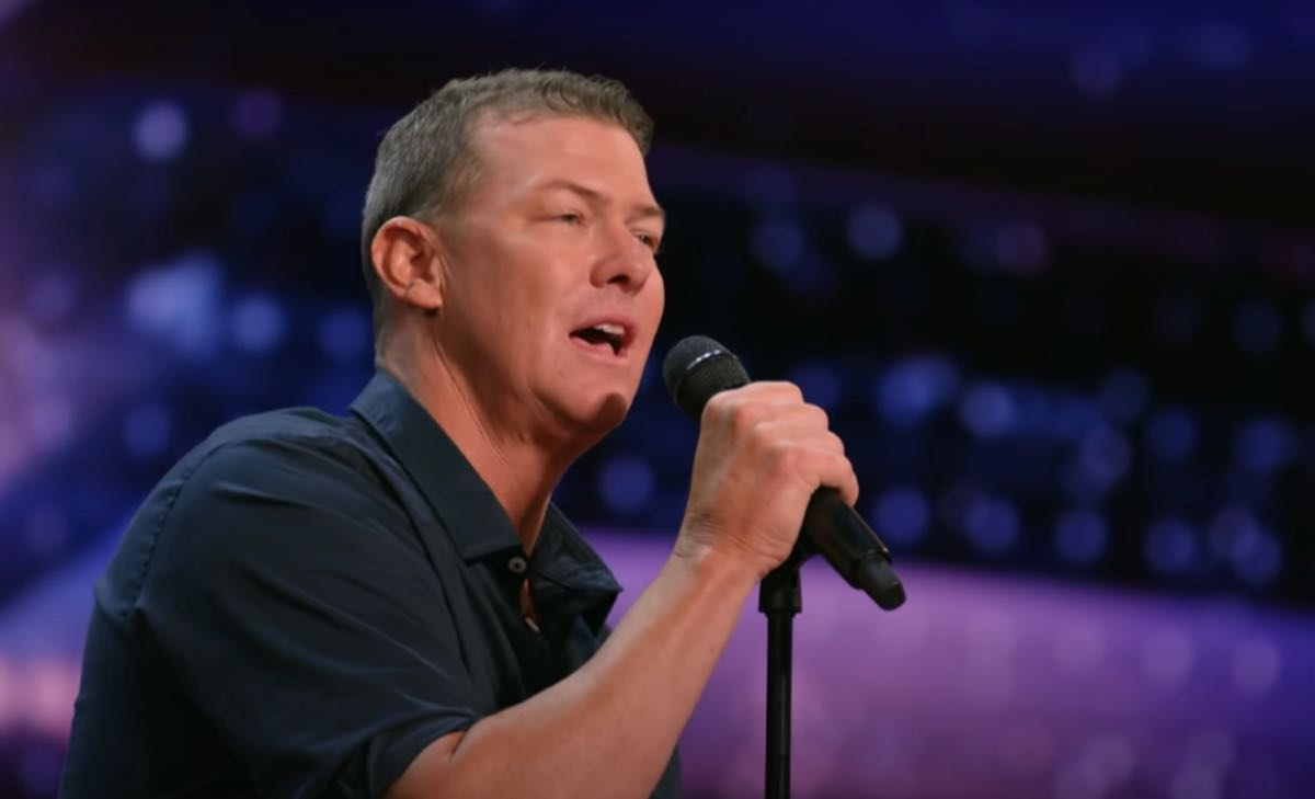 WATCH: Man Whose Wife Was Killed in Kobe Bryant Crash Pays Tribute to ...