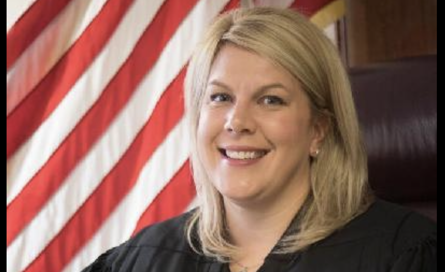 Judge Sorry for Berating Cancer Patient Over Unkempt Lawn