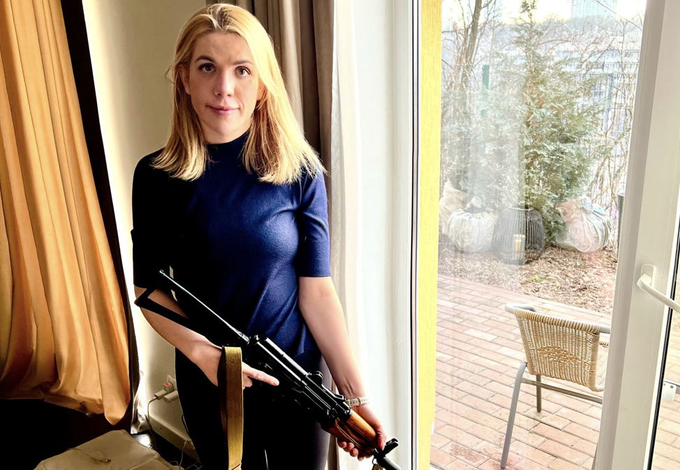 CNN Interviews Viral Rifle-Wielding Ukrainian Female MP