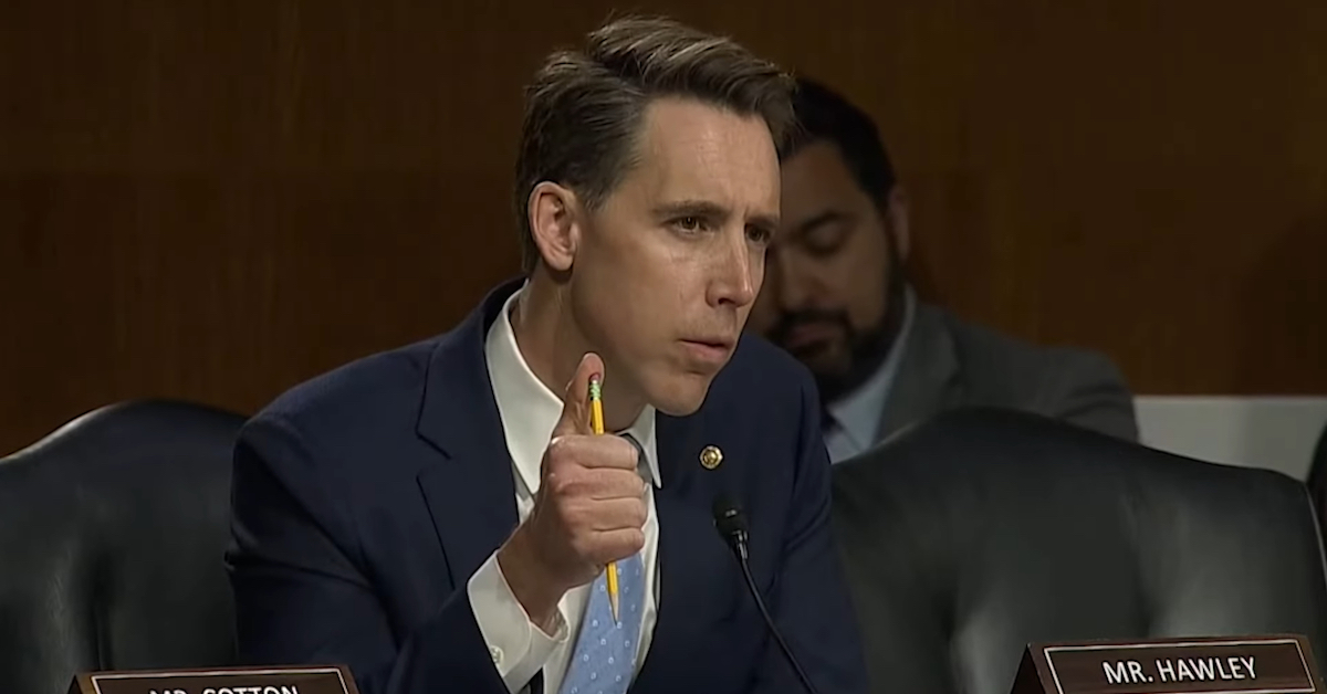 Hawley Attacks DHS App As 'Concierge Service for Illegal Immigrants'