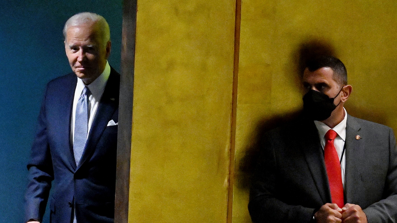 Journos Detail Fancy Shoes, Insane Views At Biden Fundraiser