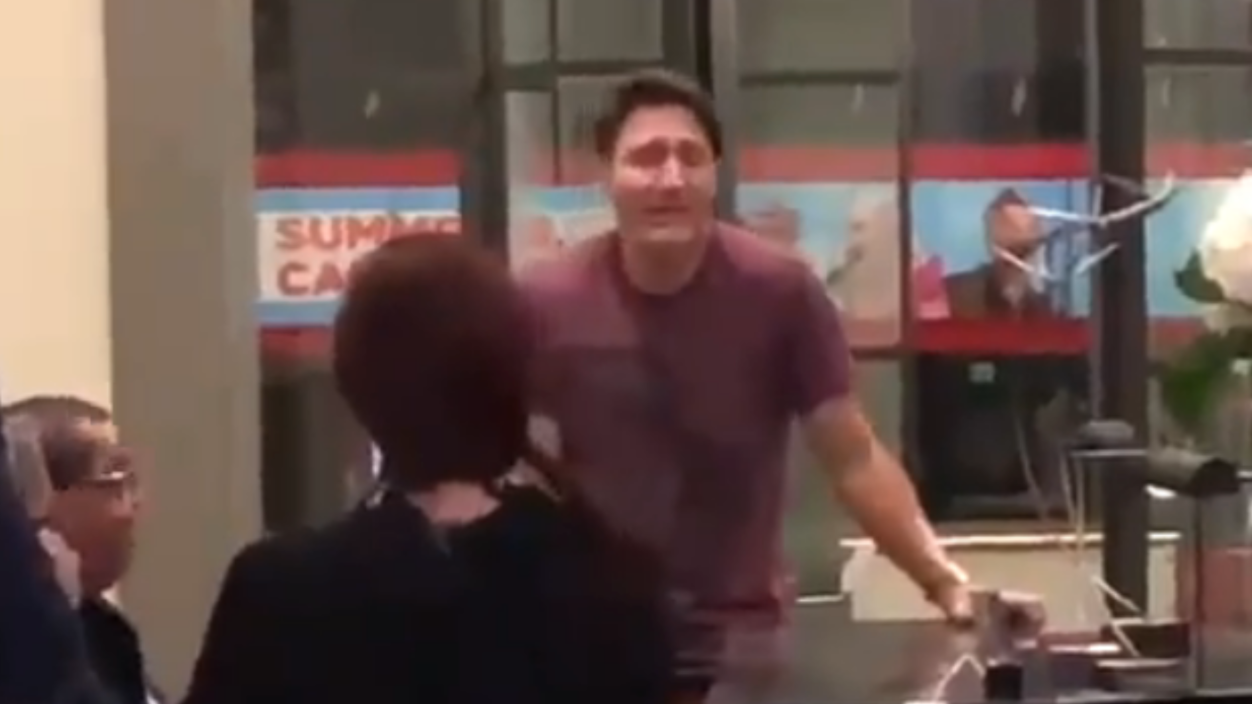 WATCH: Justin Trudeau Serenades a London Hotel Lobby