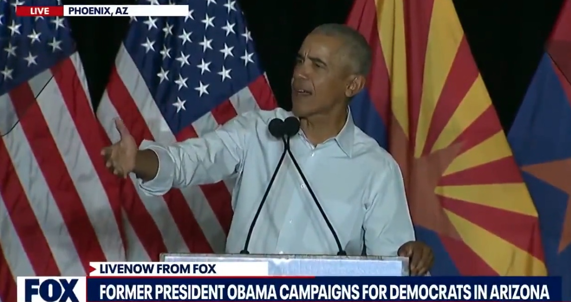 Barack Obama Deals With Heckler During Speech in Arizona