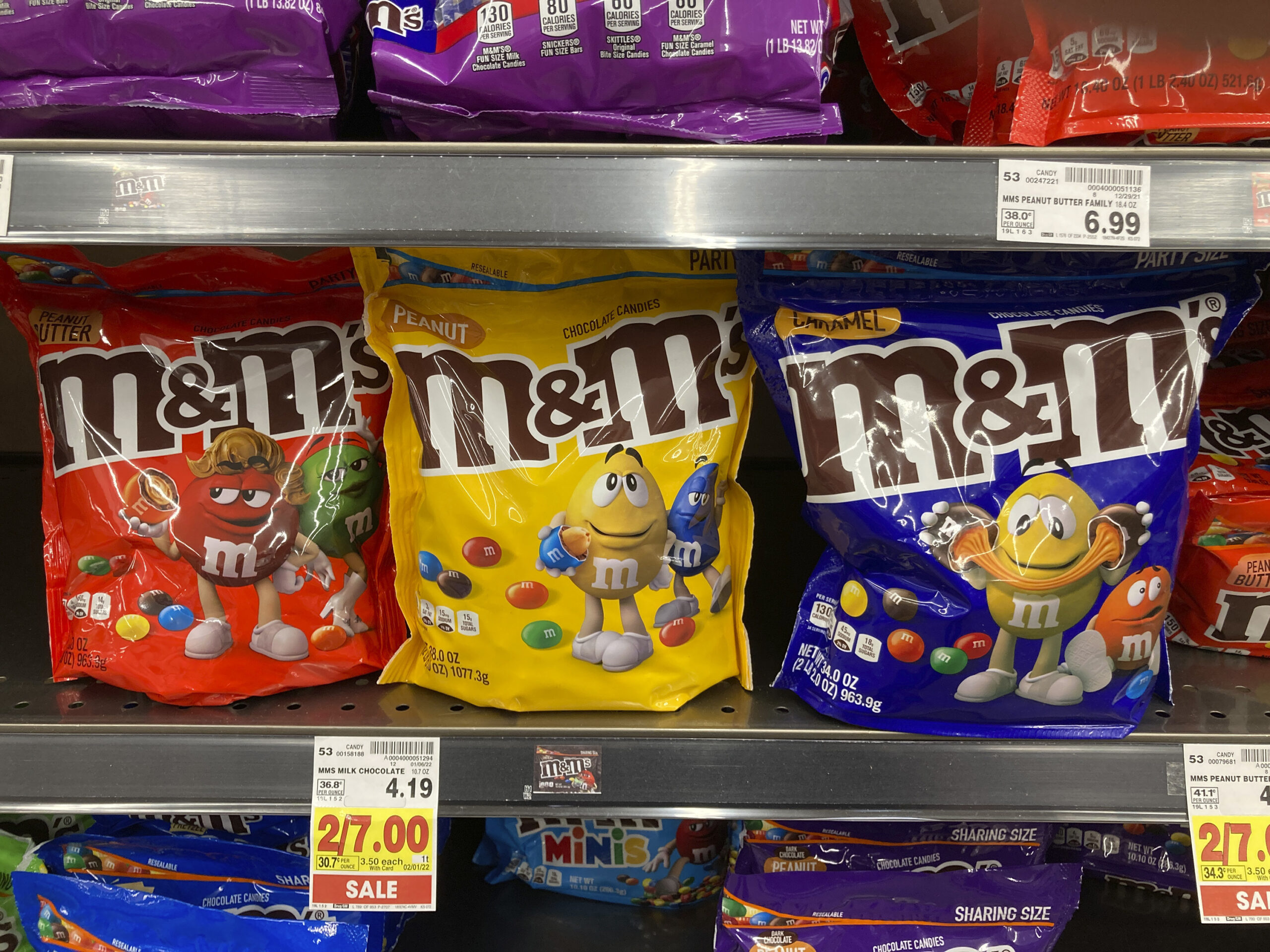 M&M's Drops Spokescandies for Maya Rudolph, Cites 'Polarizing' Reaction ...
