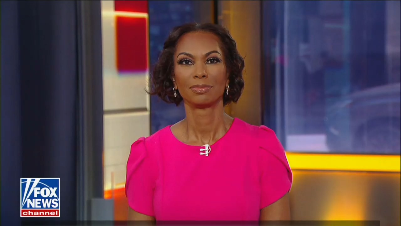 VIDEO: Fox News Announces Tucker Carlson's Exit On Air