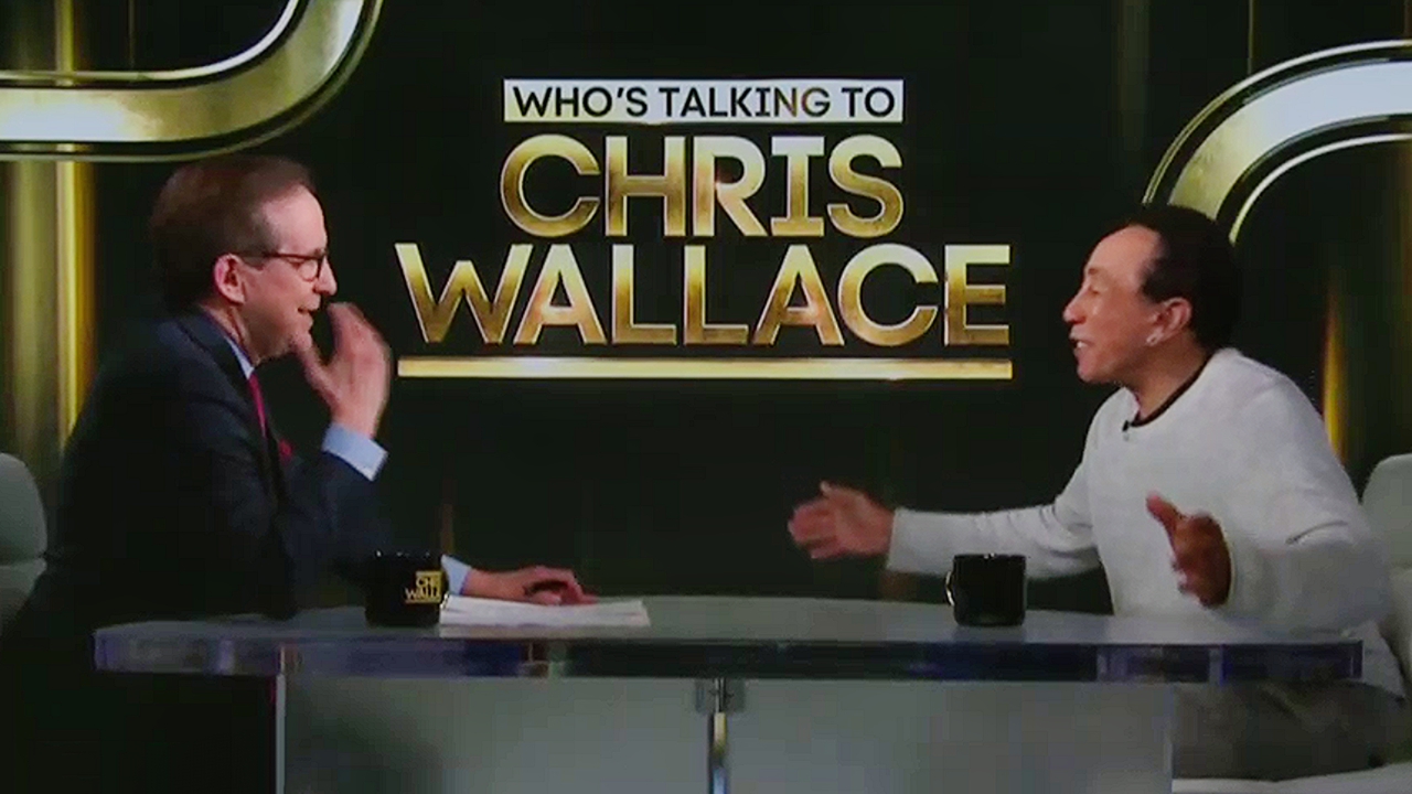 Not QUITE a Miracle: CNN’s Chris Wallace Ropes Smokey Robinson Into ...