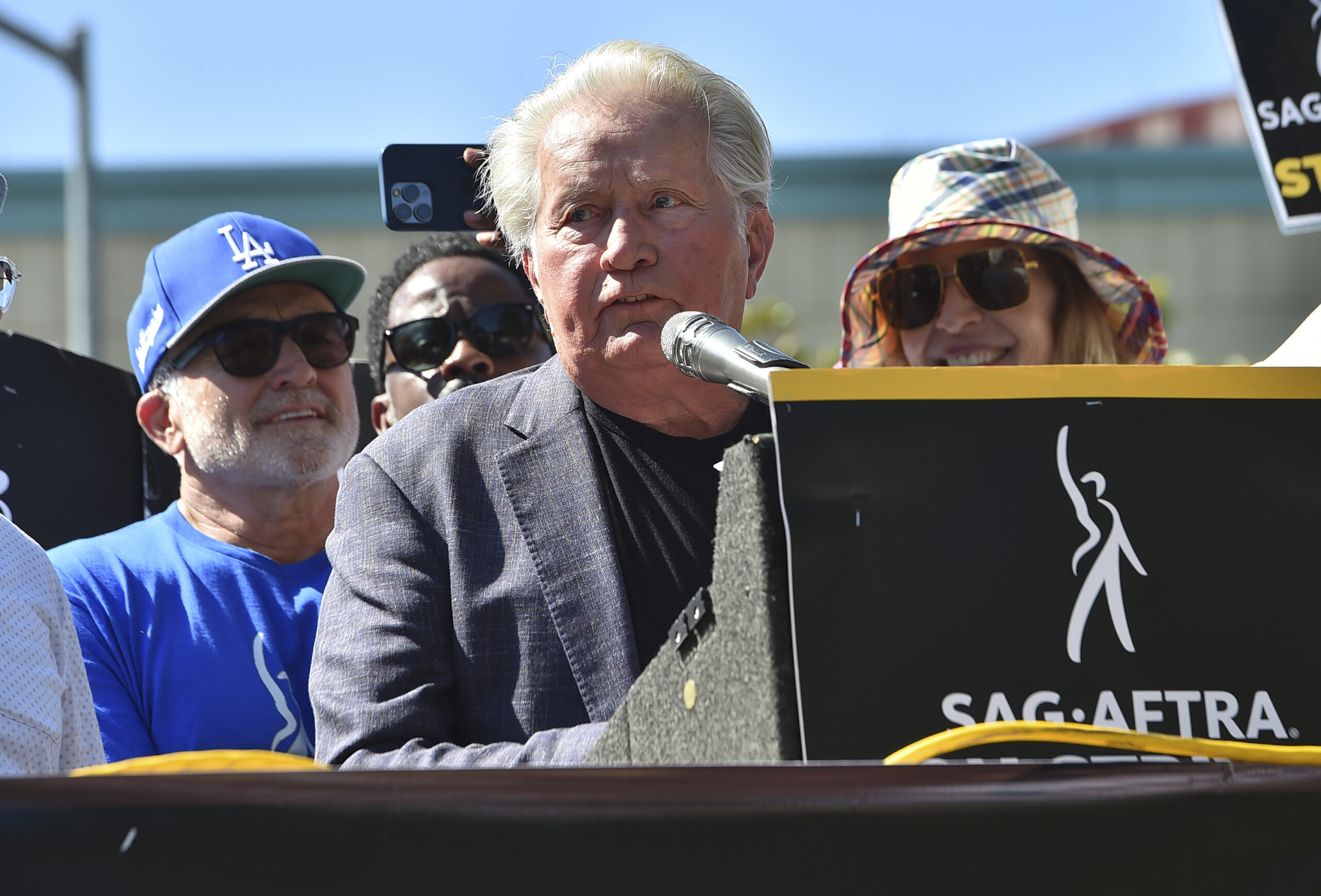 Martin Sheen Gets 'West Wing' Staffer to Deny RFK Jr Support