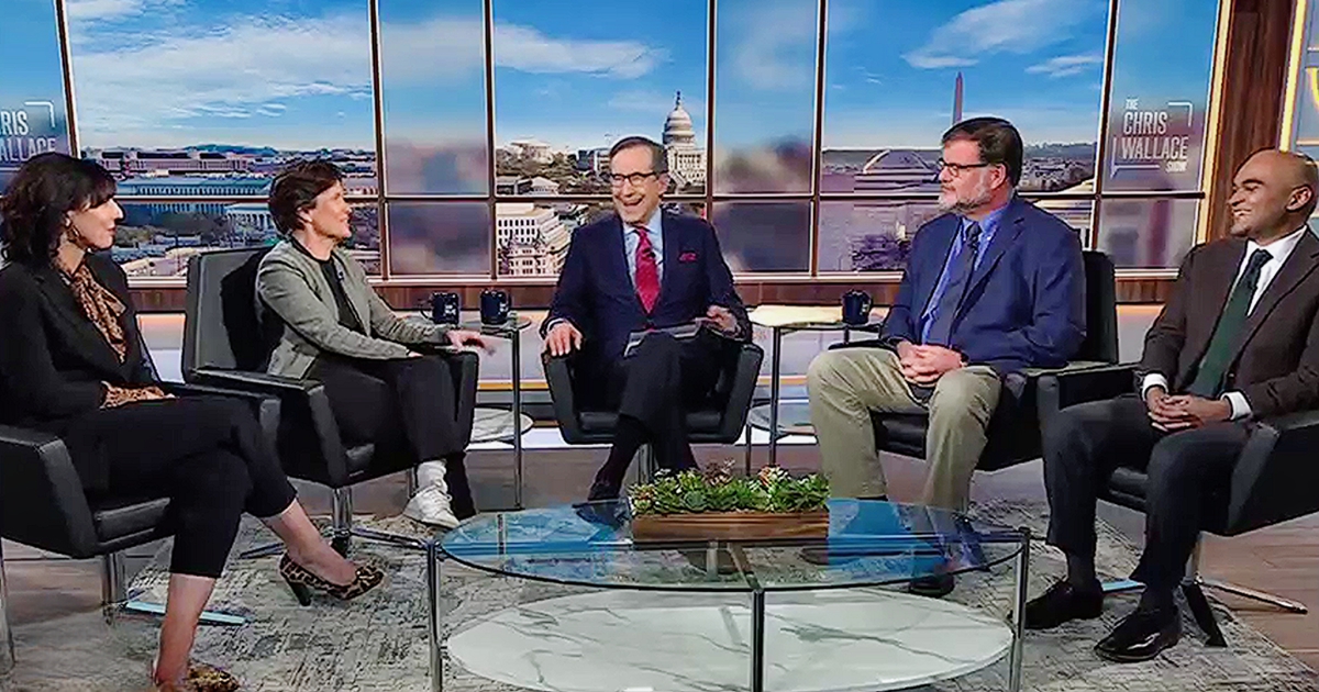 CNN's Chris Wallace and Kara Swisher Agree: No Fo Shizzle