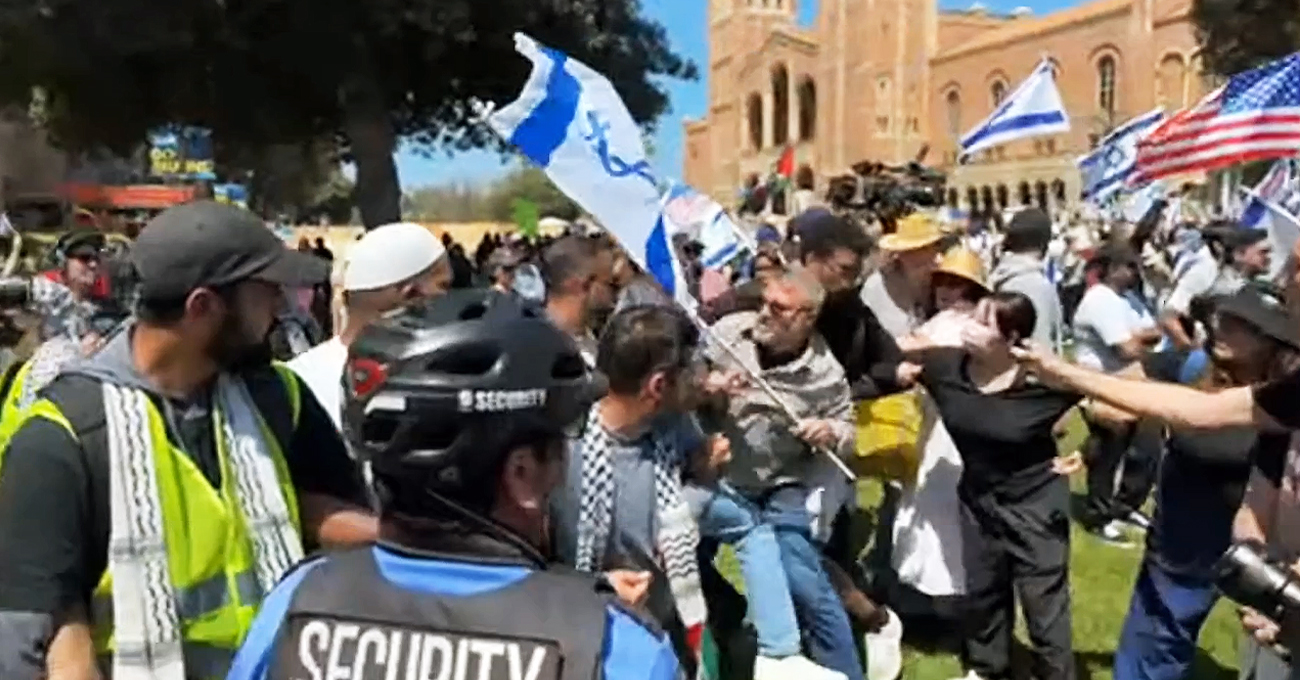 WATCH: Fights Break Out Between Pro-Israel and Pro-Palestine Protesters ...