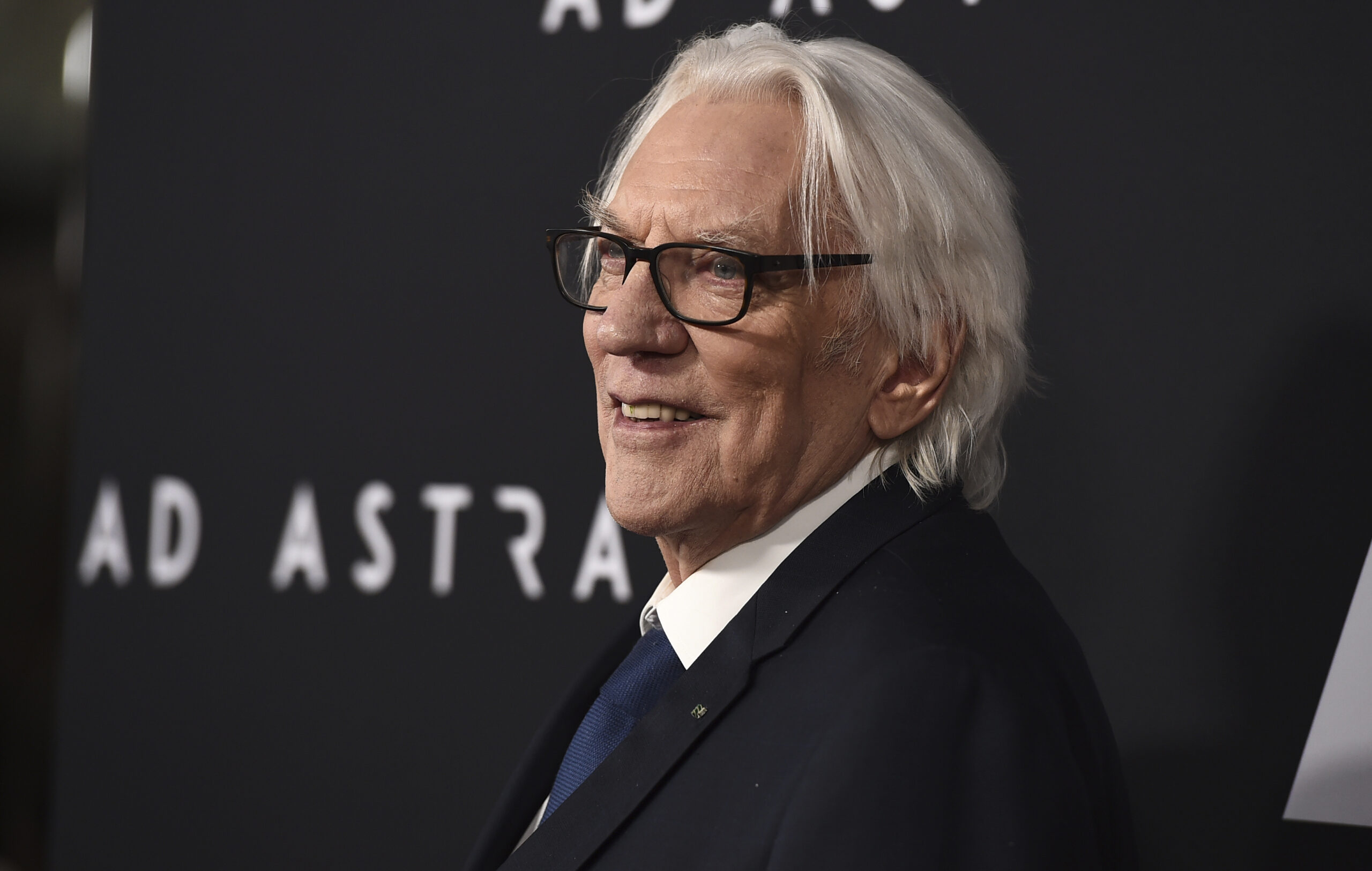 Donald Sutherland Dies at 88