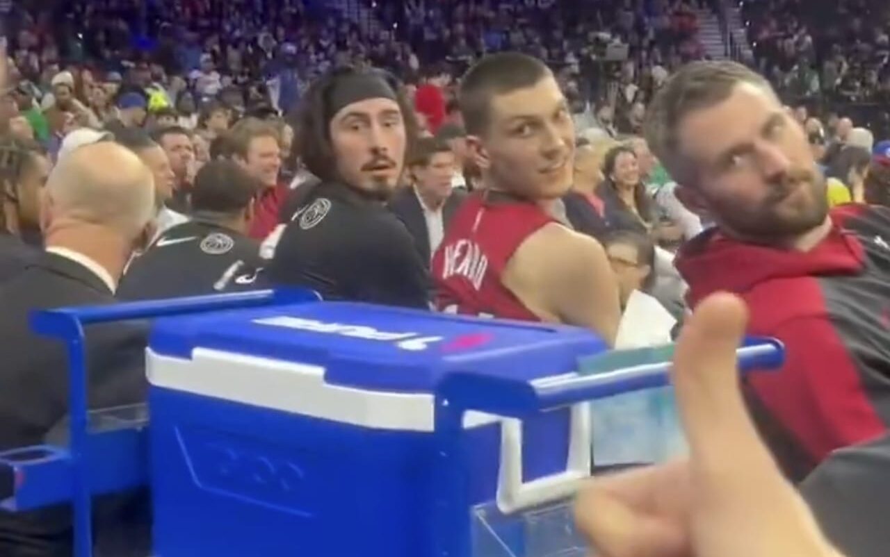 Courtside Fan Breaks Jimmy Butler News to Heat Players