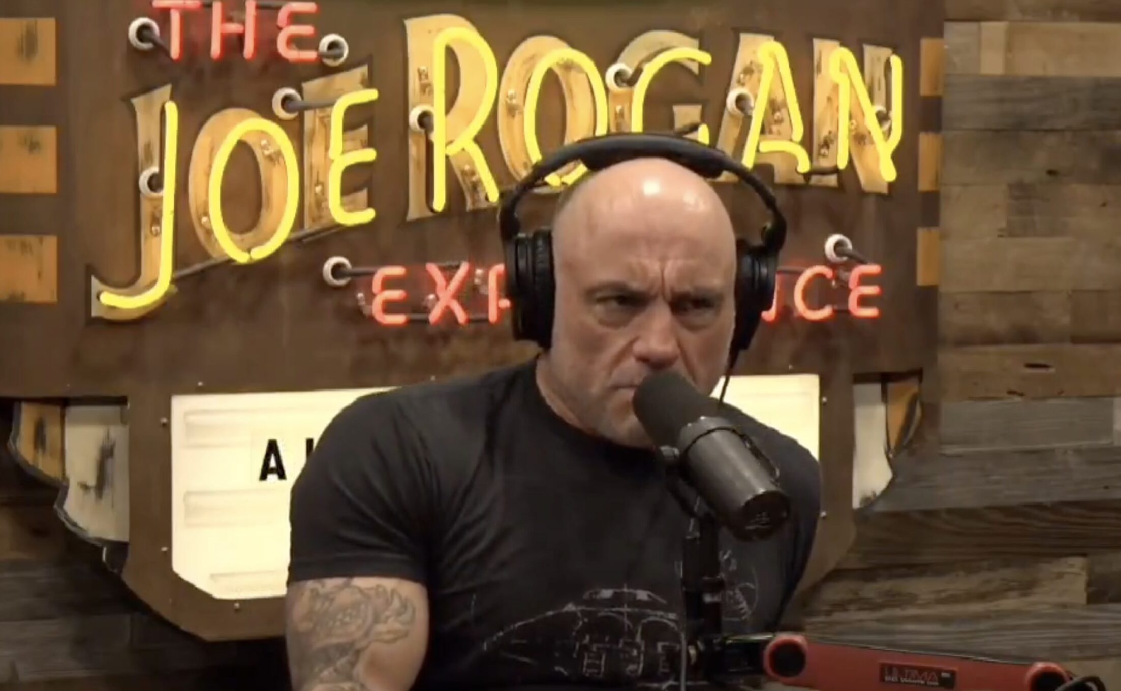Joe Rogan Rips Trump Claim That Epstein Story Is Dem 'Hoax'